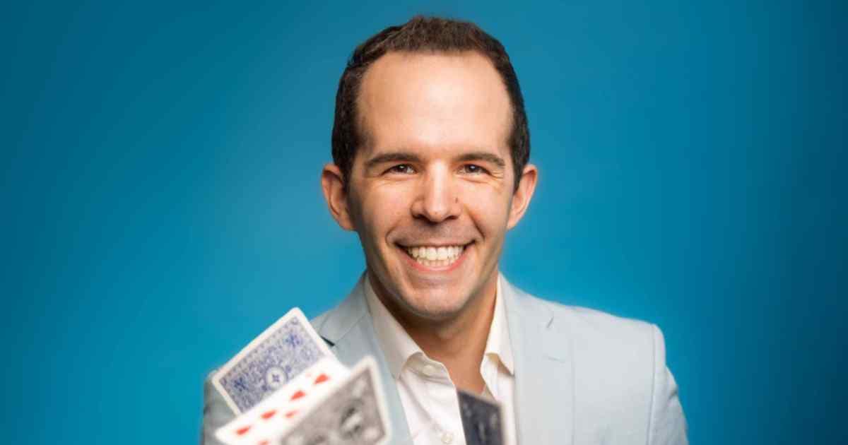 Comedy Magician Sam Pearce